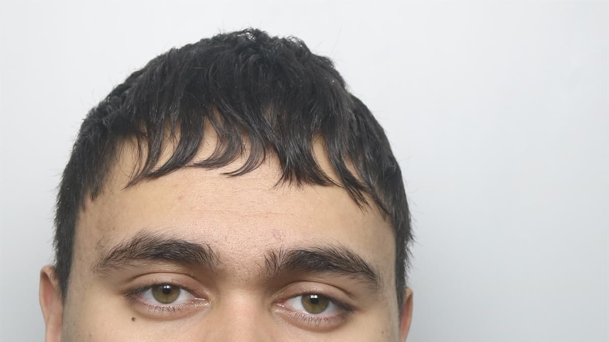 Teen jailed for knifepoint robbery and assault in Aberaeron | cambrian-news.co.uk